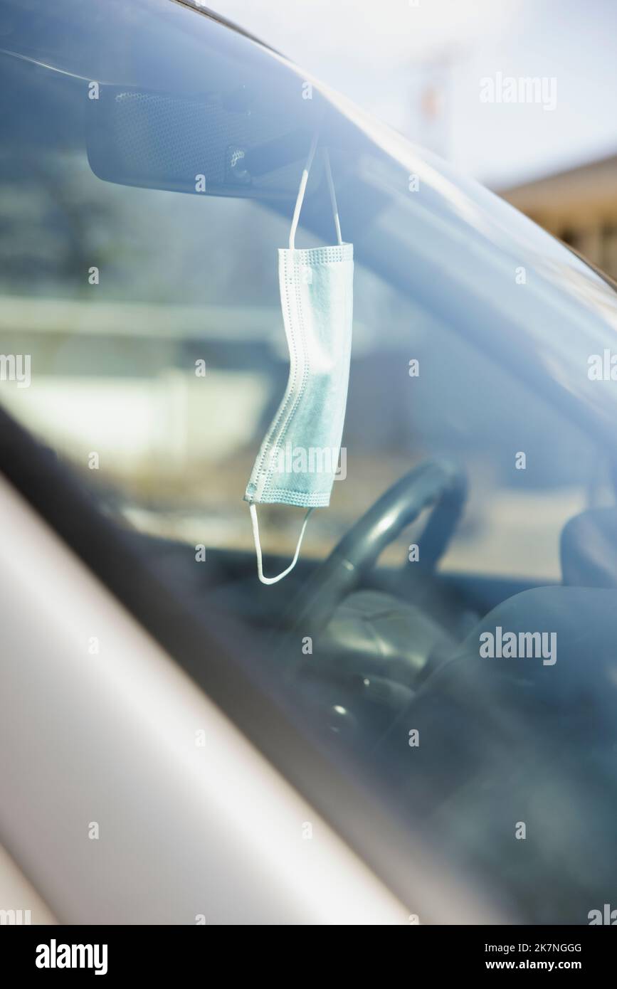 Disposable face mask hi-res stock photography and images - Alamy