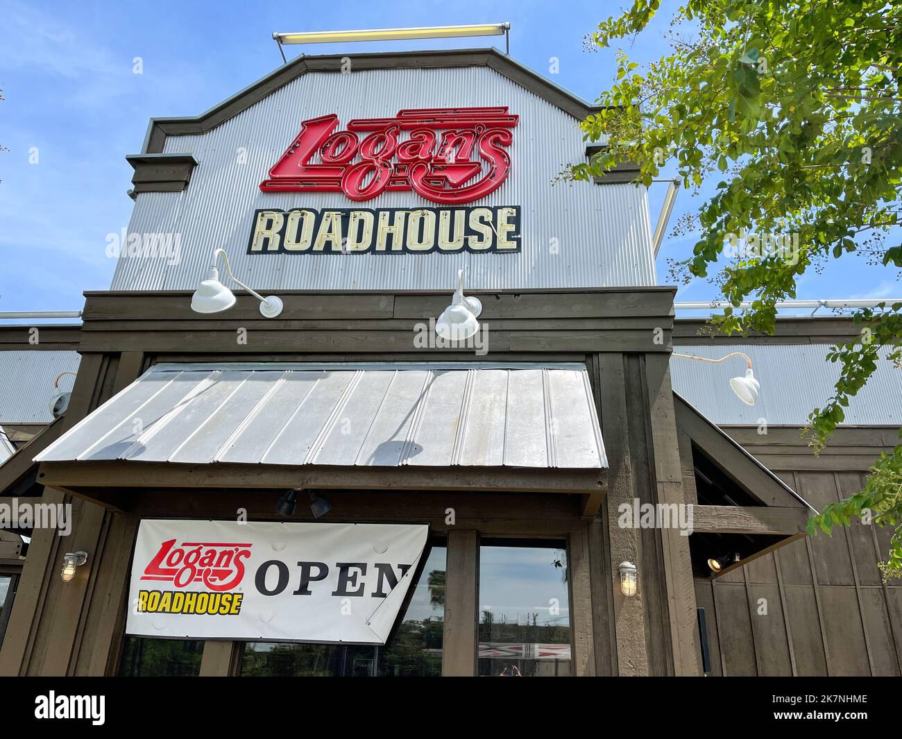 Logan's roadhouse hi-res stock photography and images - Alamy