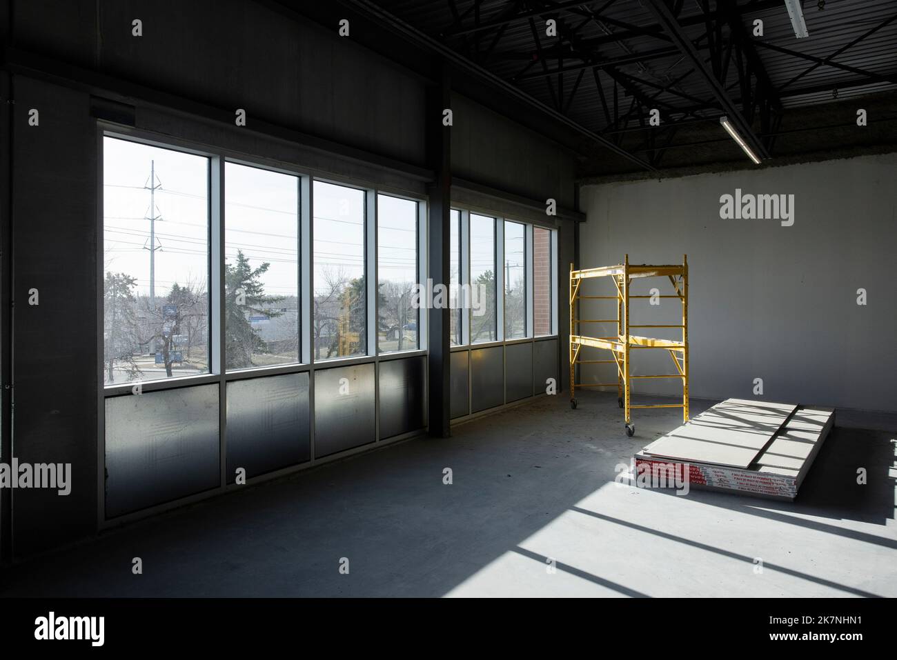 Modern warehouse empty hi-res stock photography and images - Alamy