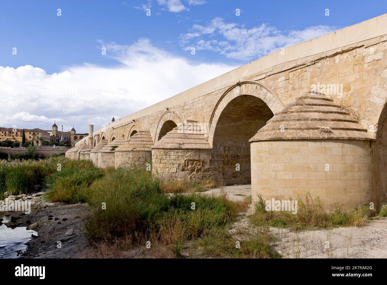 Puente Romano, Roman Bridge, Mezquita de Córdoba, Andalusia, Spain ...