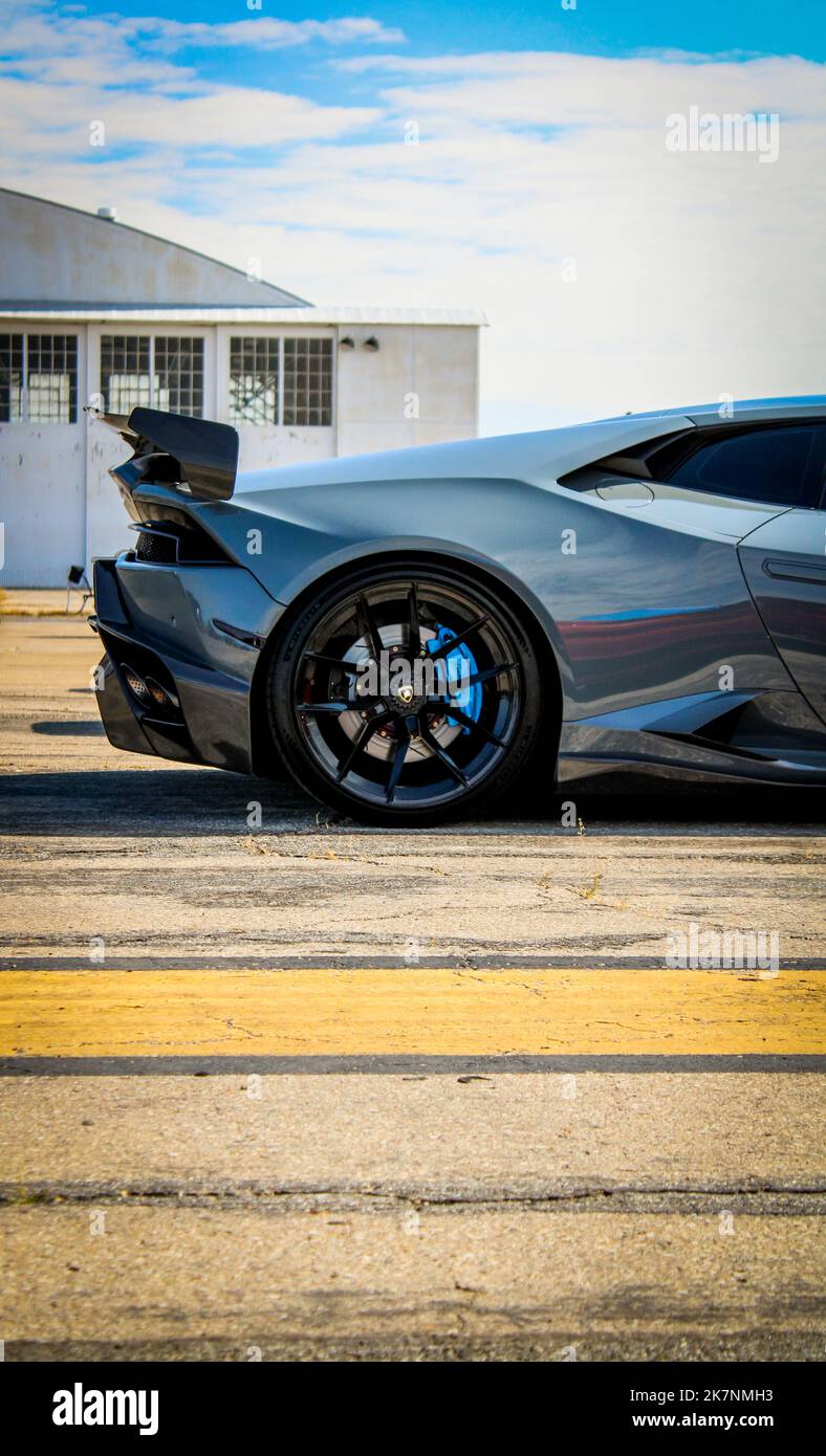 Grey lamborghini huracan hi-res stock photography and images - Alamy