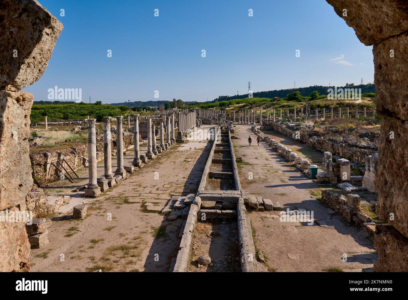 Collumned main street hi-res stock photography and images - Alamy