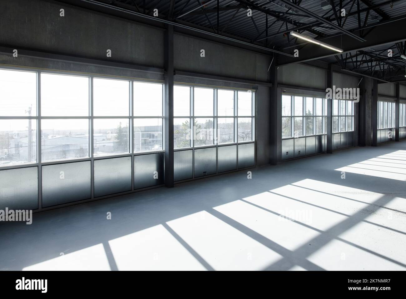 Empty interior warehouse hi-res stock photography and images - Alamy