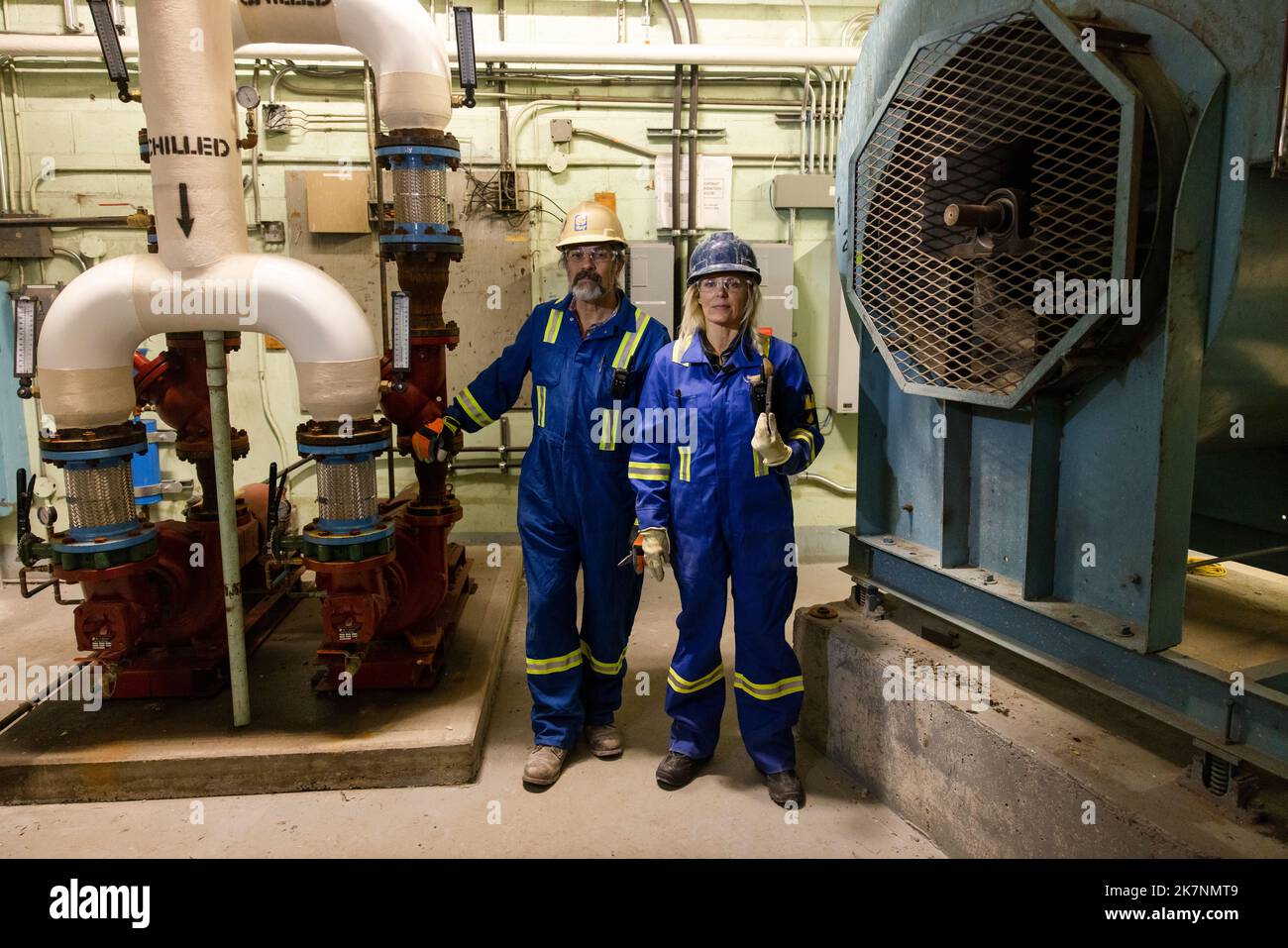 Man woman construction workers hi-res stock photography and images - Alamy