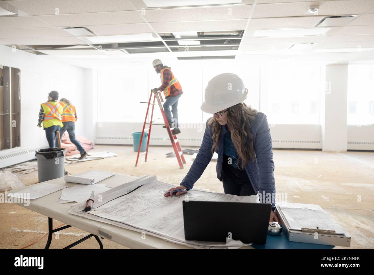 On working site hi-res stock photography and images - Alamy