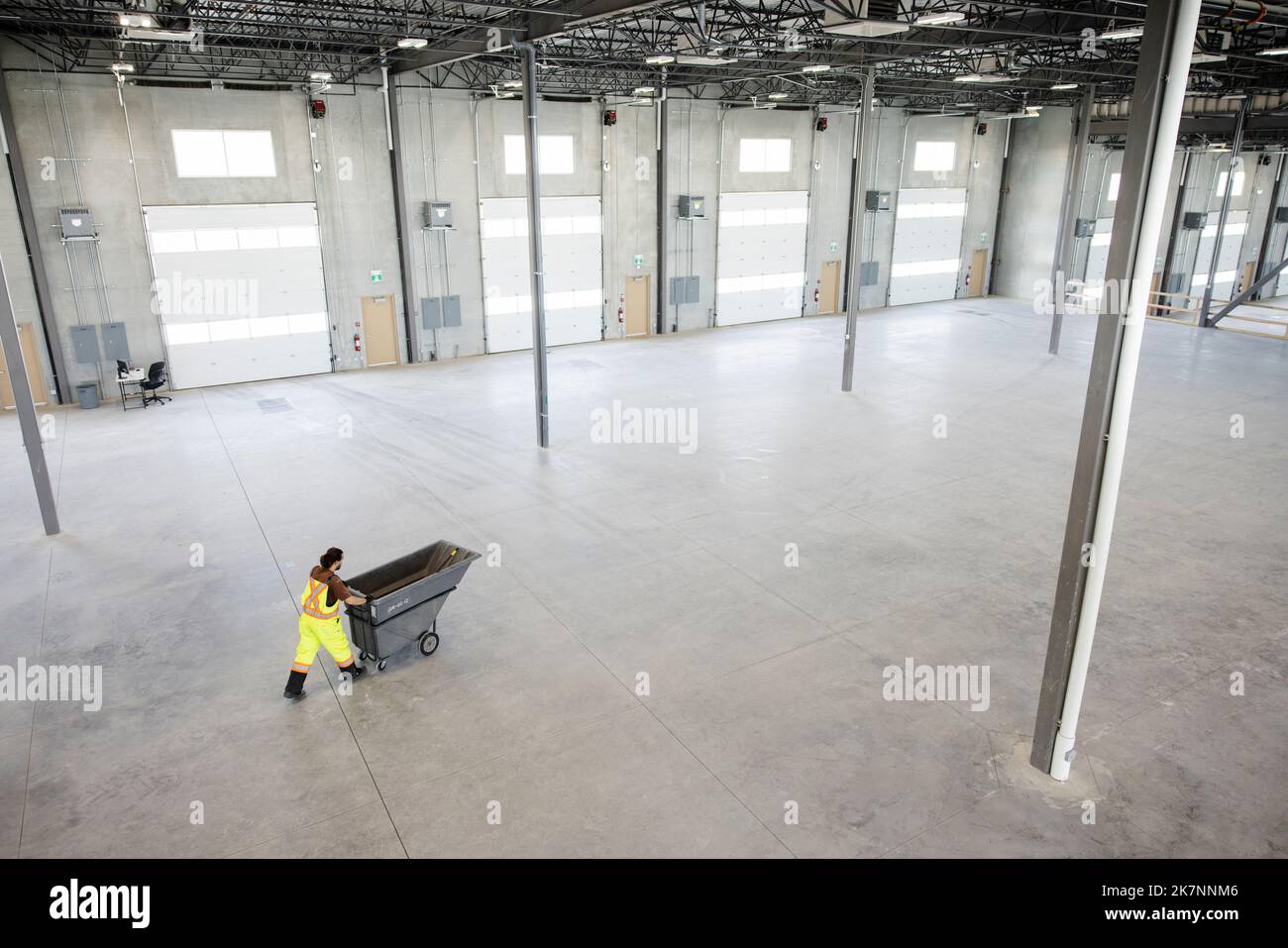 Pushing the brush hi-res stock photography and images - Alamy