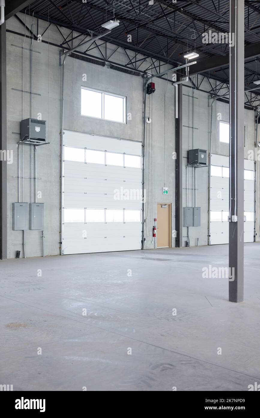 Modern warehouse empty hi-res stock photography and images - Alamy
