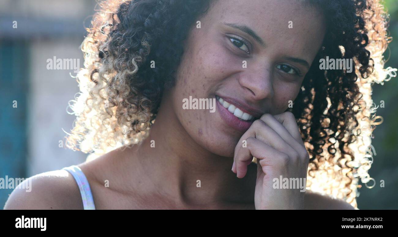 Happy hispanic woman laughing. Real life laugh and smile, Brazilian ...