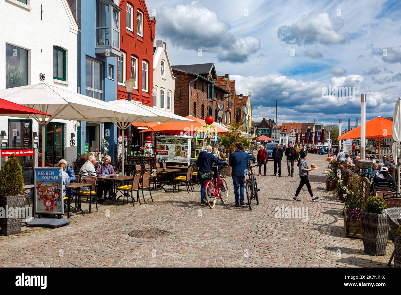 Inland port of Husum, outdoor gastronomy on Hafenstraße Stock Photo - Alamy