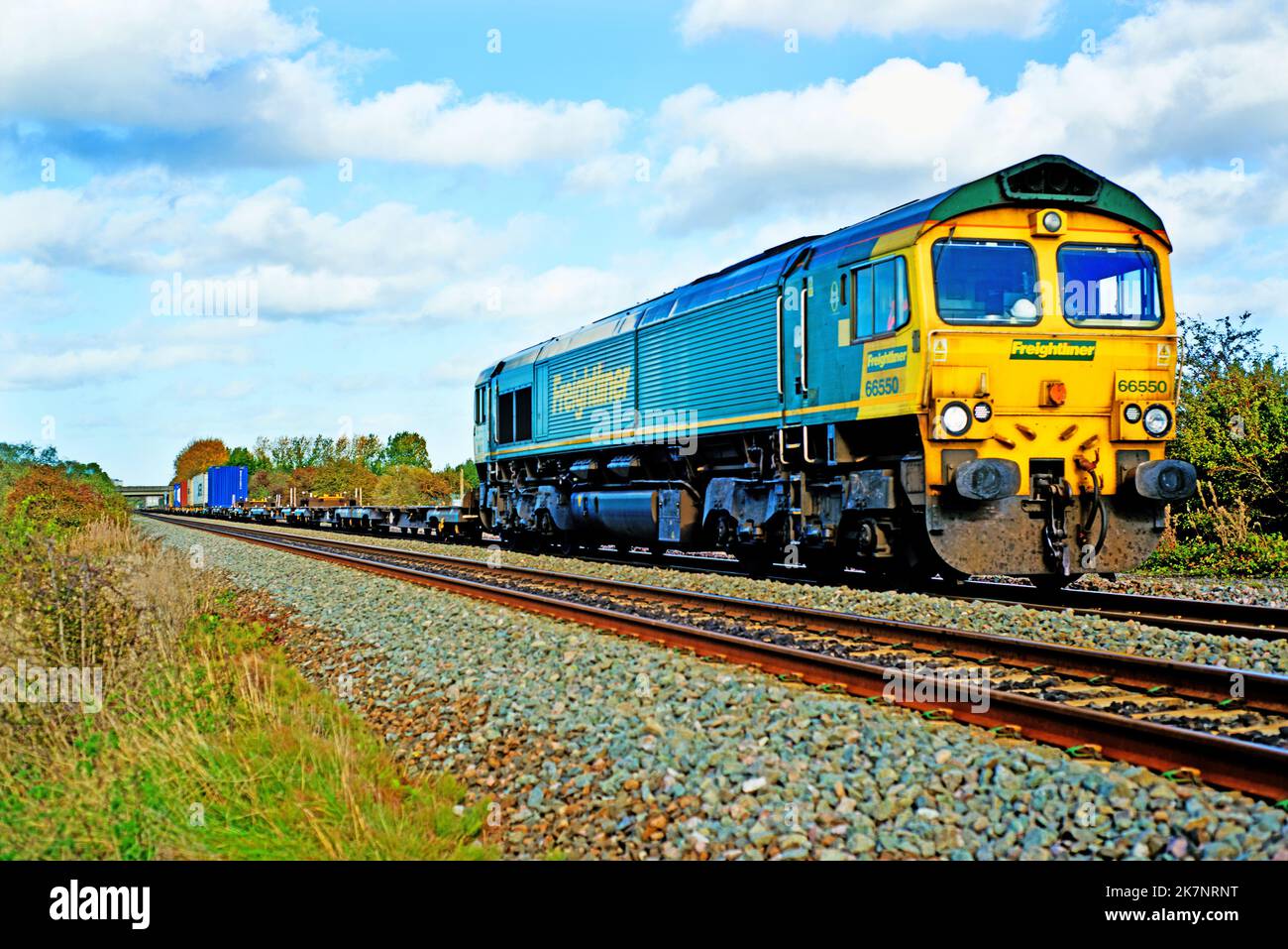 Class 66 locomotive on freightliner train hi-res stock photography and ...