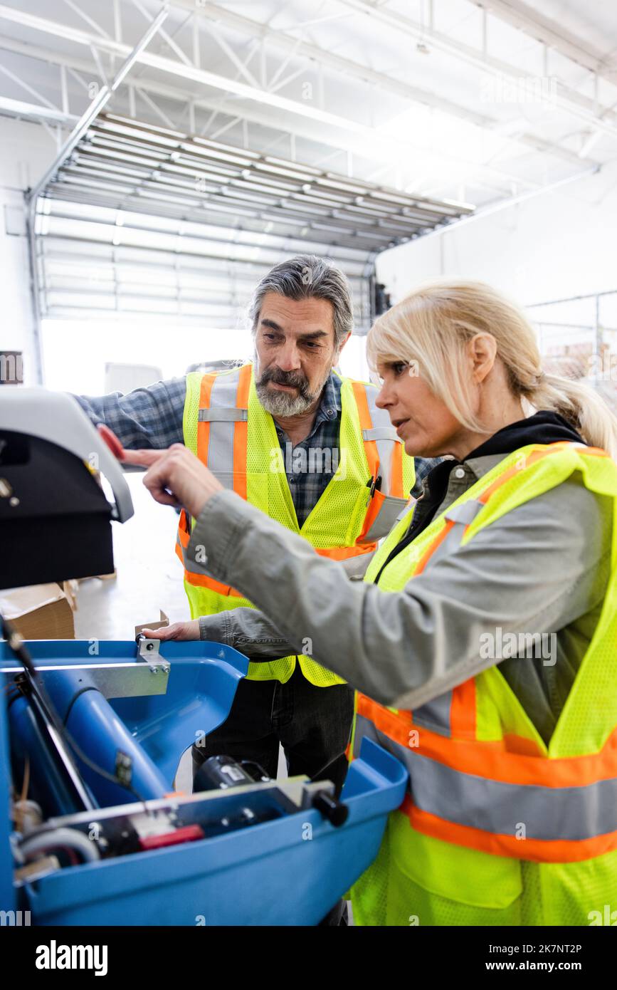 Operating machinery hi-res stock photography and images - Alamy