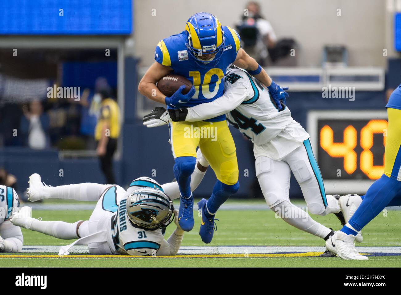 Los Angeles Rams wide receiver Cooper Kupp (10) carries the ball during ...