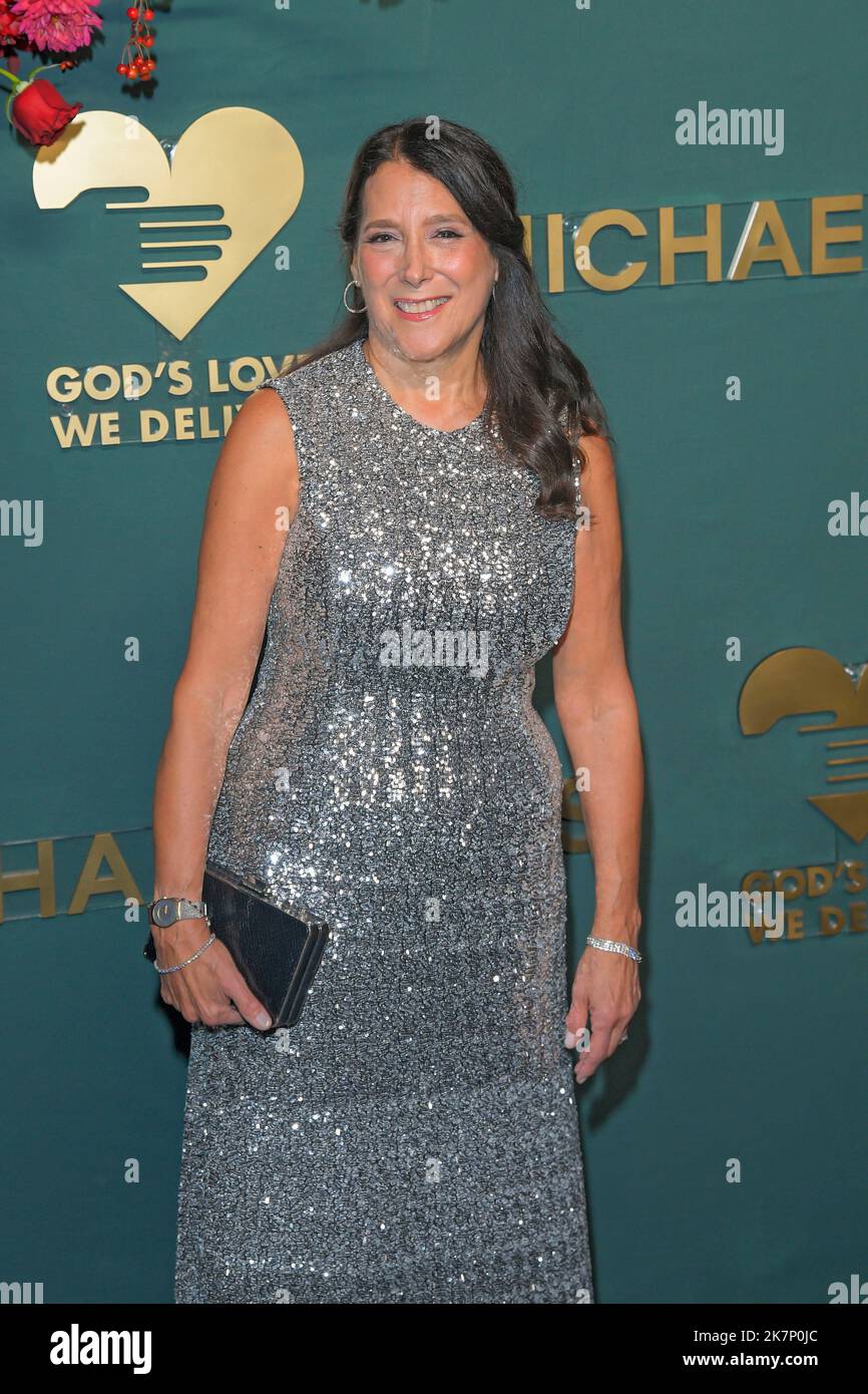Karen Pearl attends the God's Love We Deliver 16th Annual Golden Heart ...
