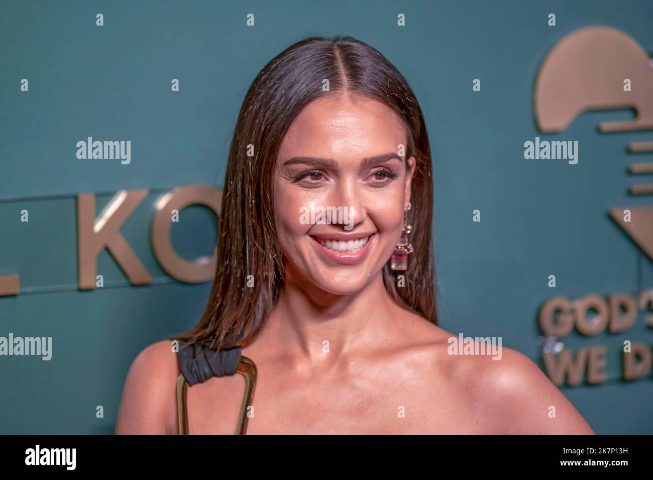 Jessica Alba attends the God's Love We Deliver 16th Annual Golden Heart ...