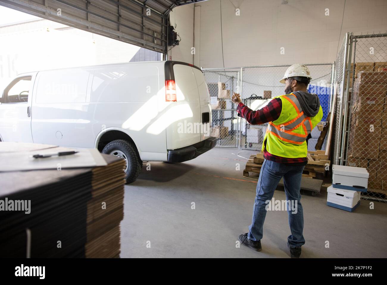 Van at warehouse hi-res stock photography and images - Alamy