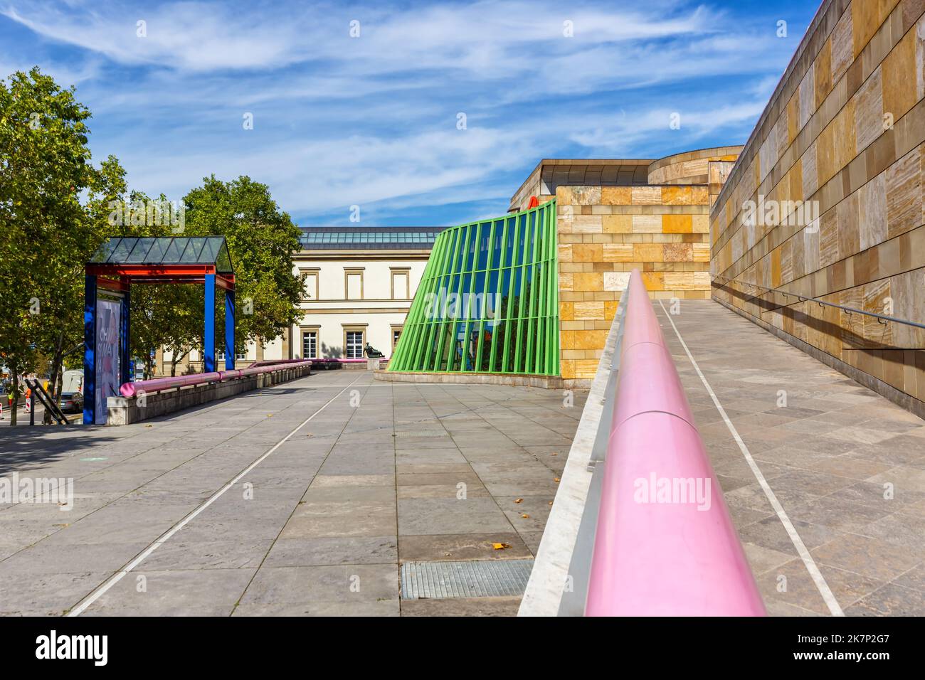 Stuttgart Neue Staatsgalerie new state gallery modern architecture town ...