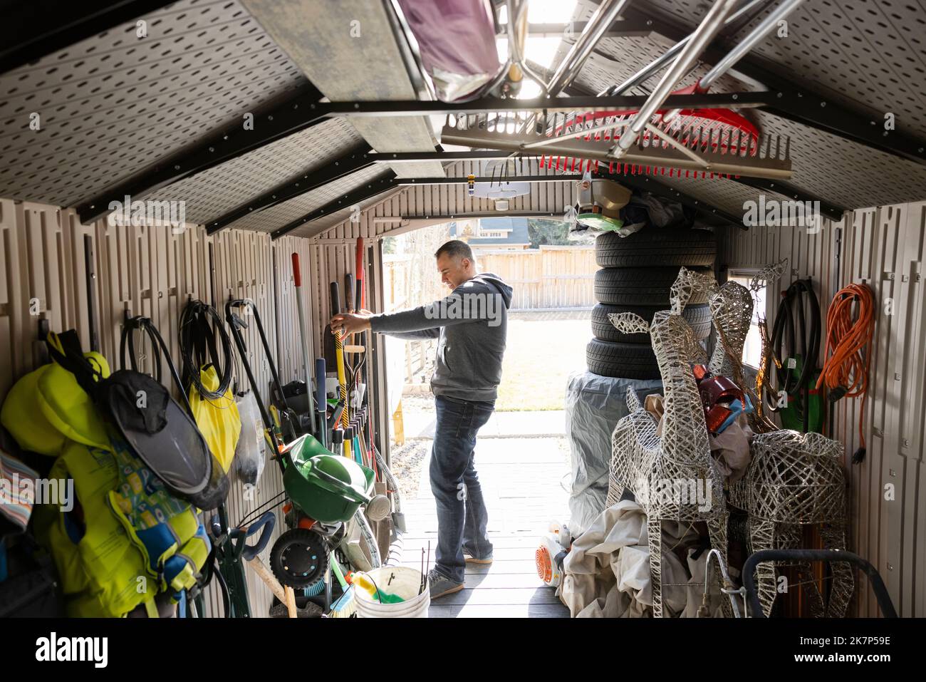 Man tool shed hi-res stock photography and images - Alamy