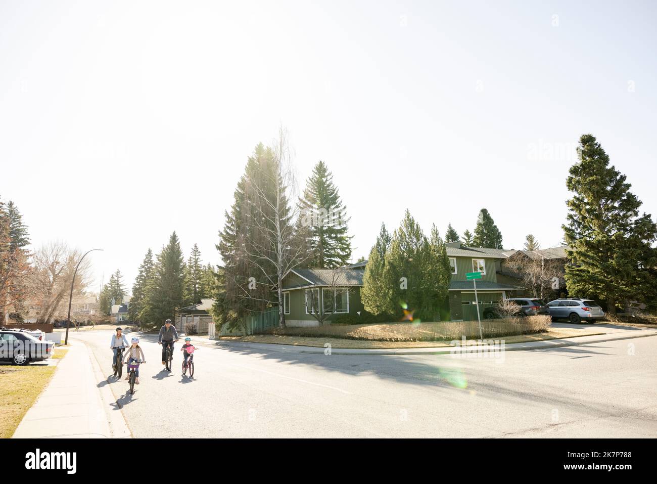 Suburban family activity hi-res stock photography and images - Alamy