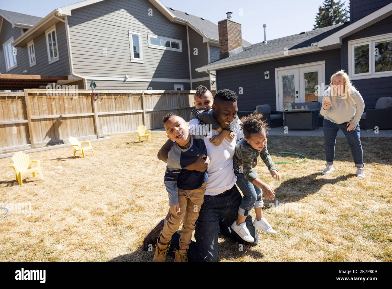 Father and son playing catch hi-res stock photography and images - Alamy