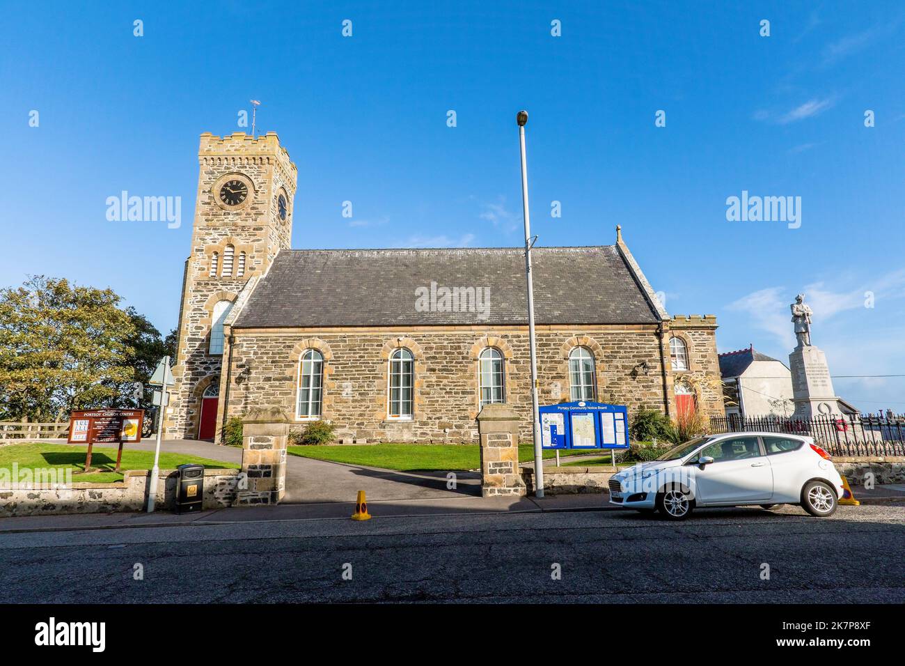 Portsoy Church and War Memorial in Portsoy, Aberdeenshire, Scotland, UK ...