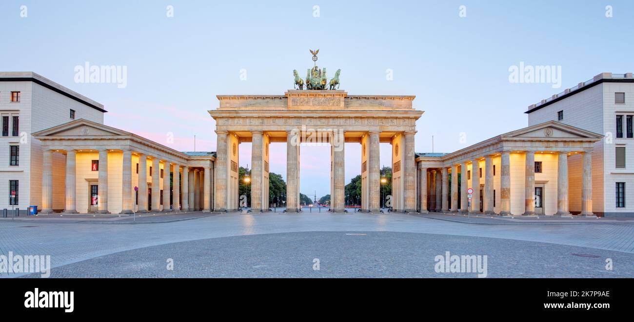 Brandenburger Tor (Brandenburg Gate) panorama, famous landmark in ...