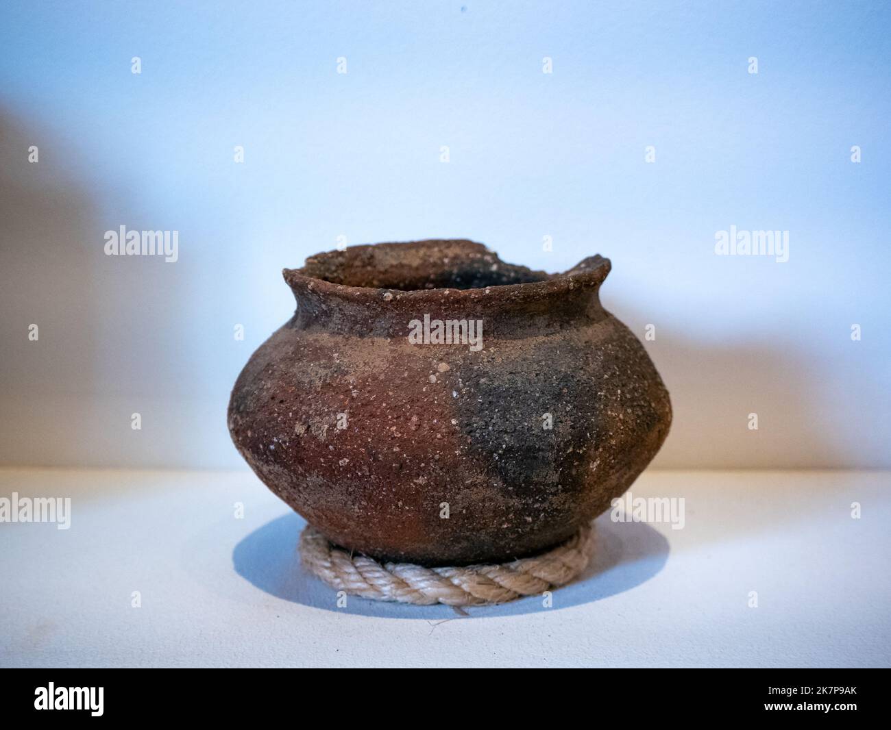 Black clay pottery colombia hi-res stock photography and images - Alamy