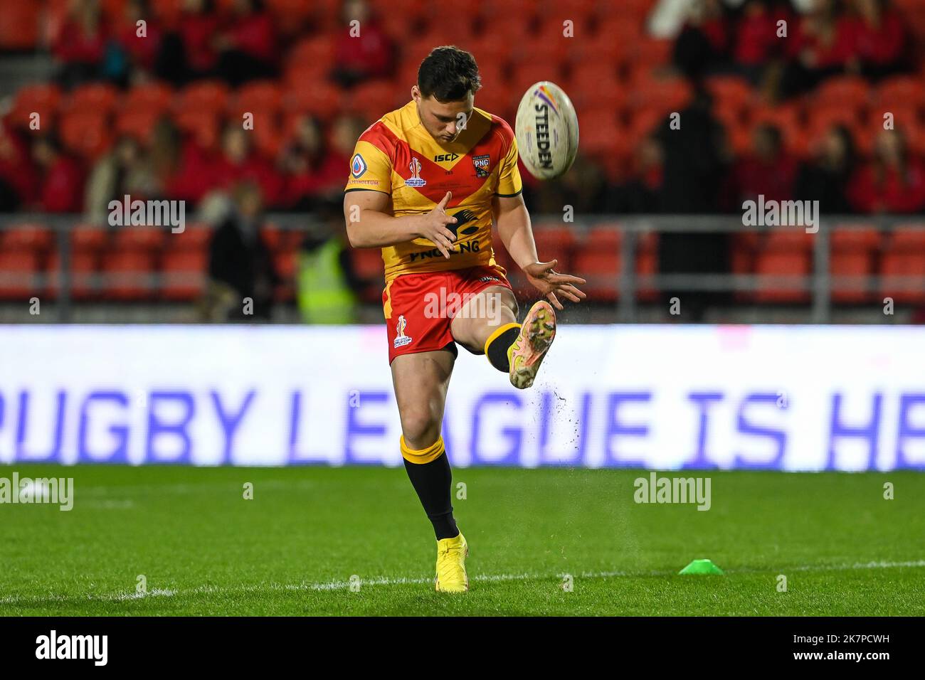 Lachlan lam papua new guinea hi-res stock photography and images - Alamy