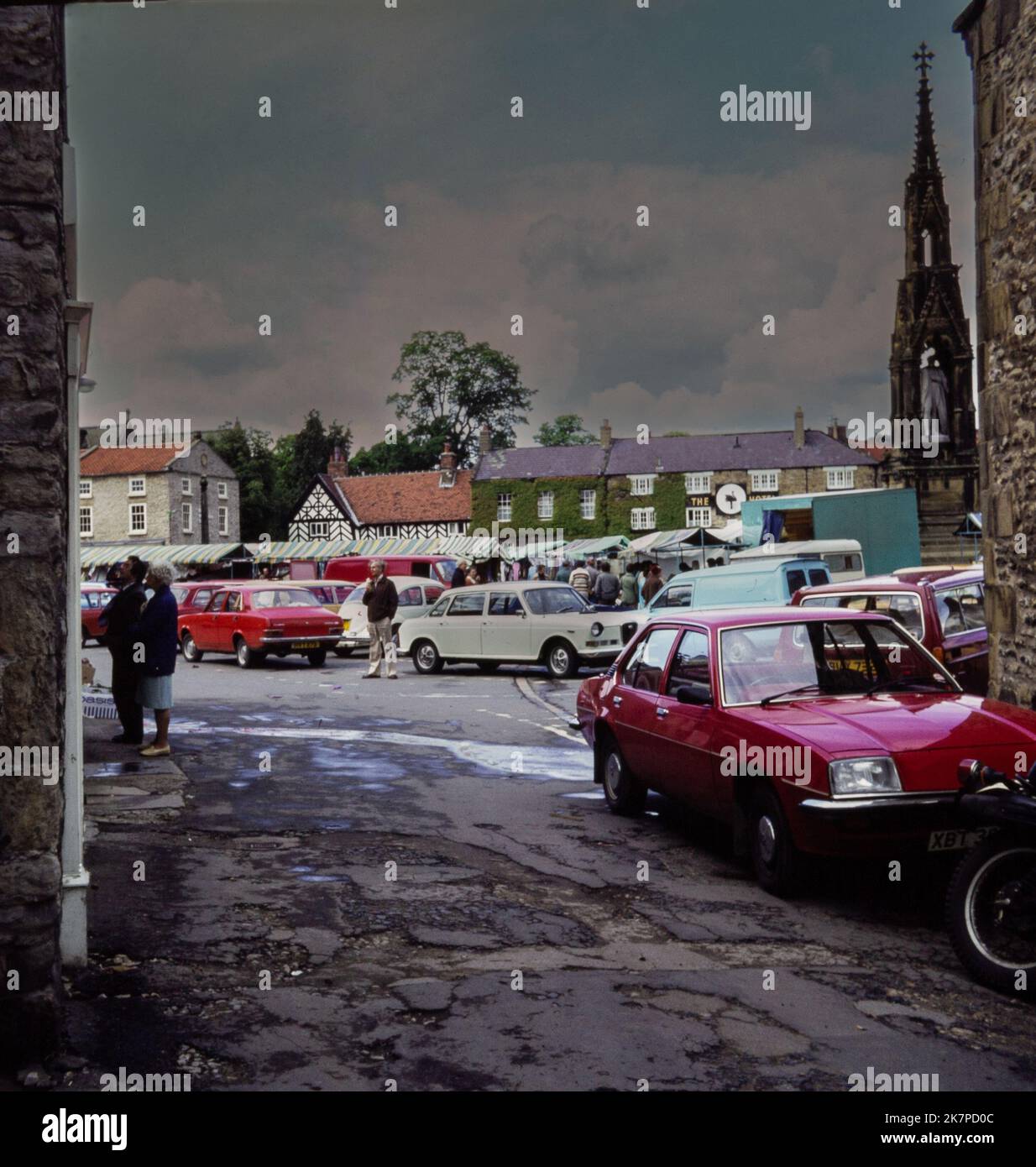 2 baron feversham hi-res stock photography and images - Alamy