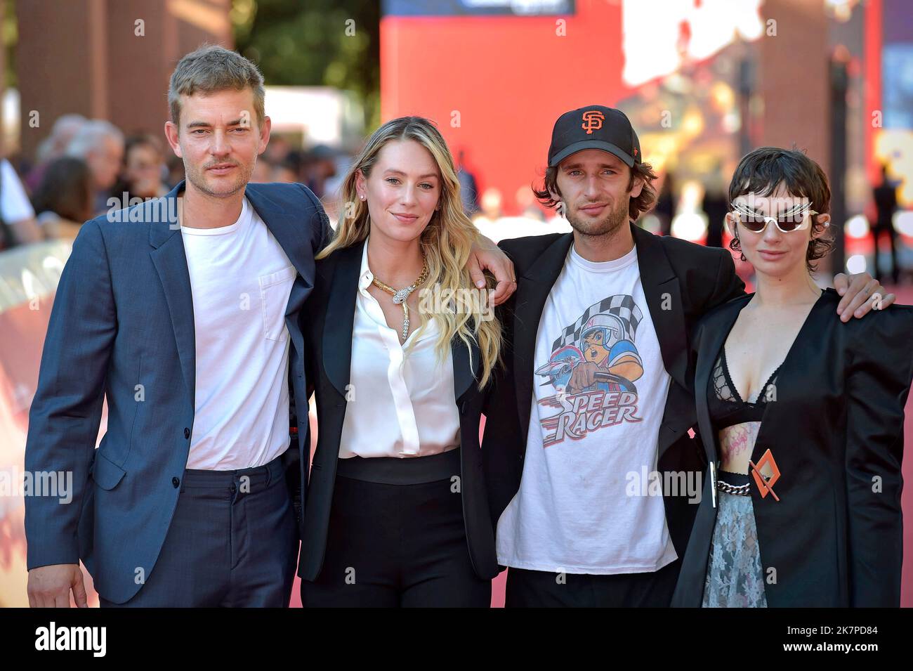 Dylan penn and zoe bleu sidel hi-res stock photography and images - Alamy