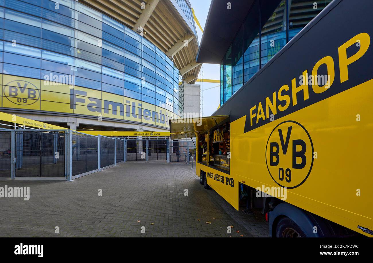 View on Signal Iduna Arena - the official playground of FC Borussia ...