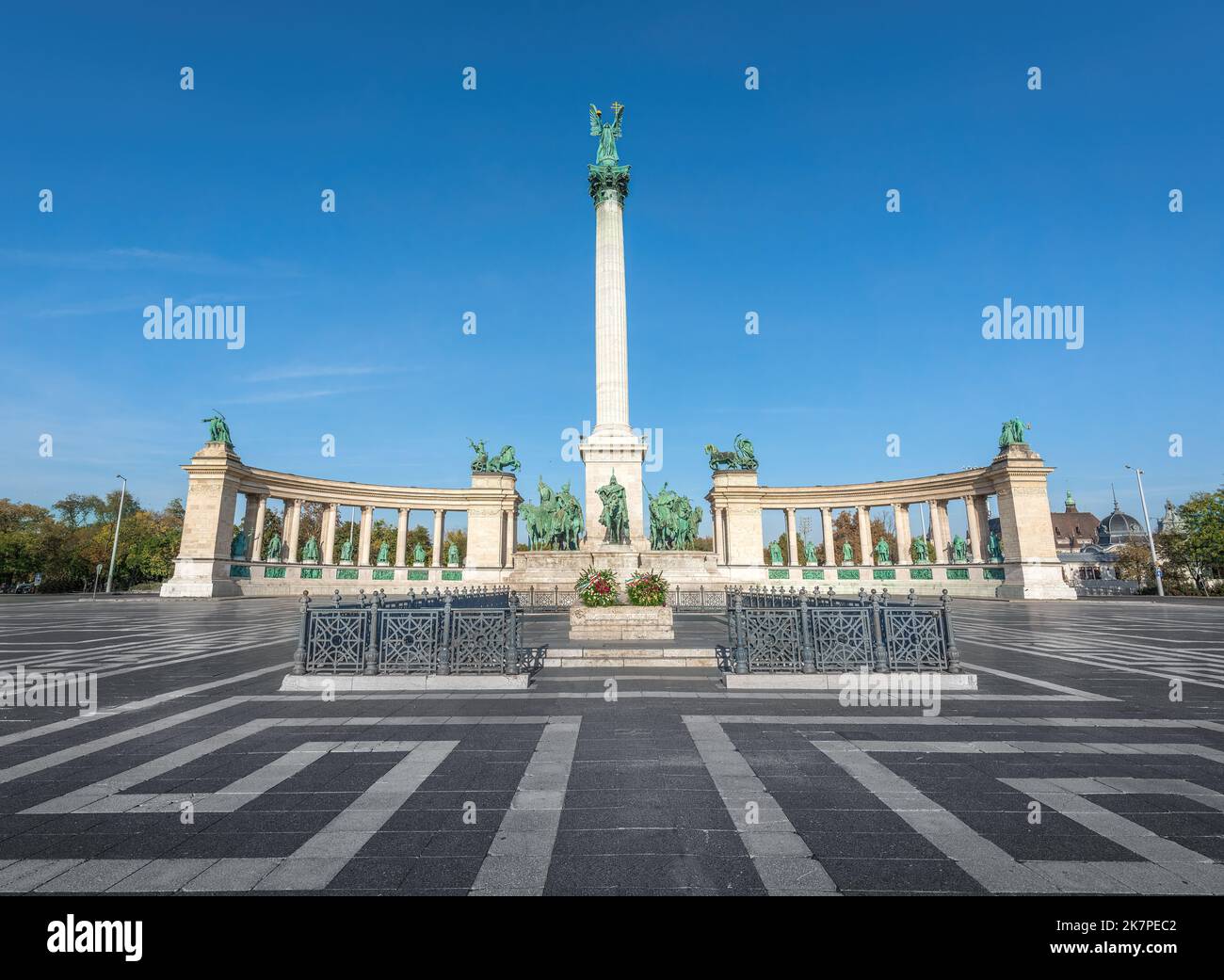 Heroes stone hi-res stock photography and images - Alamy