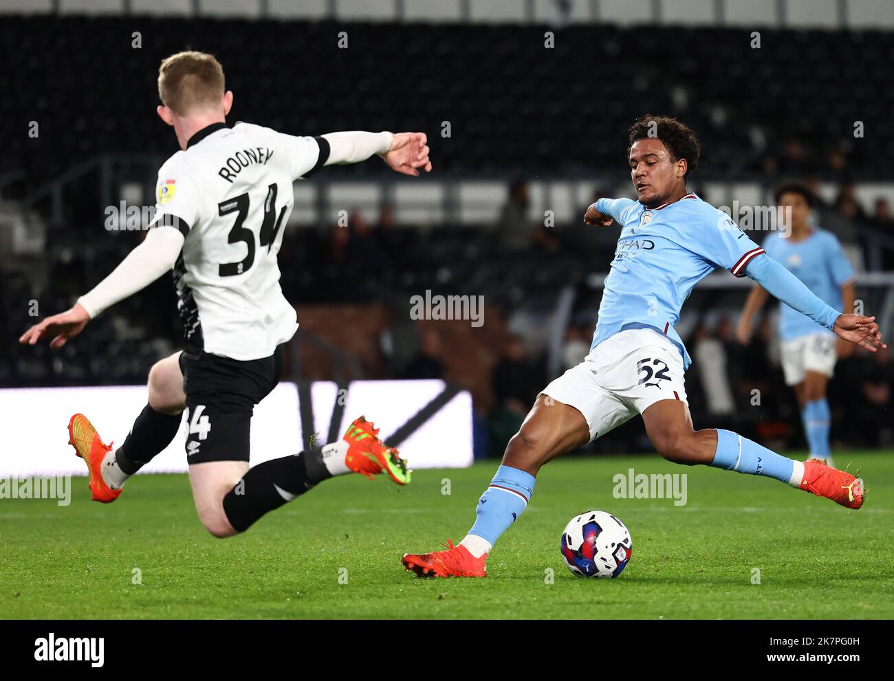 Derby, England, 18th October 2022. Oscar Bobb of Manchester City shoots ...