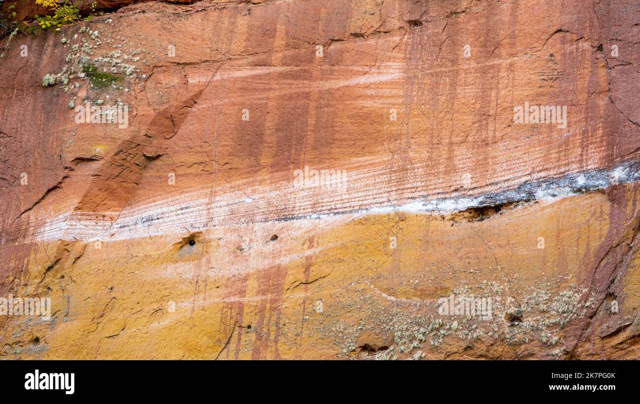 Sandy rock texture hi-res stock photography and images - Alamy