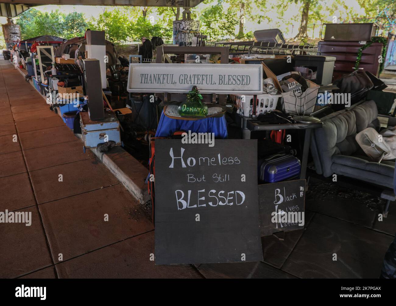 Homeless encampment us hi-res stock photography and images - Alamy