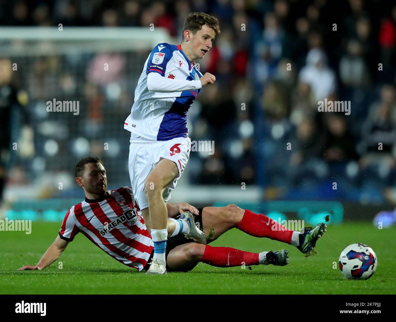 Sunderland's Corry Evans battles with Blackburn Rovers' Tyler Morton ...