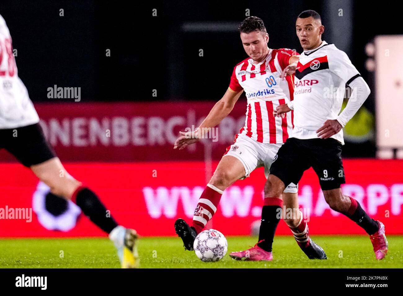 ALMERE, NETHERLANDS - OCTOBER 18: Milan Hilderink of TOP Oss, Jeredy ...