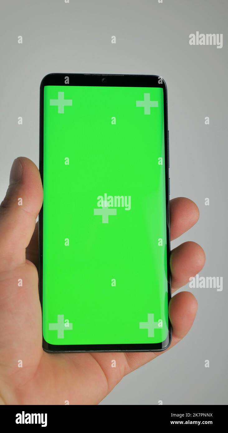 Vertical green screen smartphone hi-res stock photography and images ...