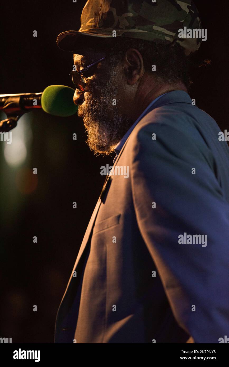 Black uhuru band hi-res stock photography and images - Alamy