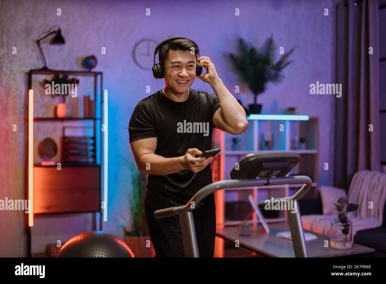 Pozitive asian men in hi-res stock photography and images - Alamy