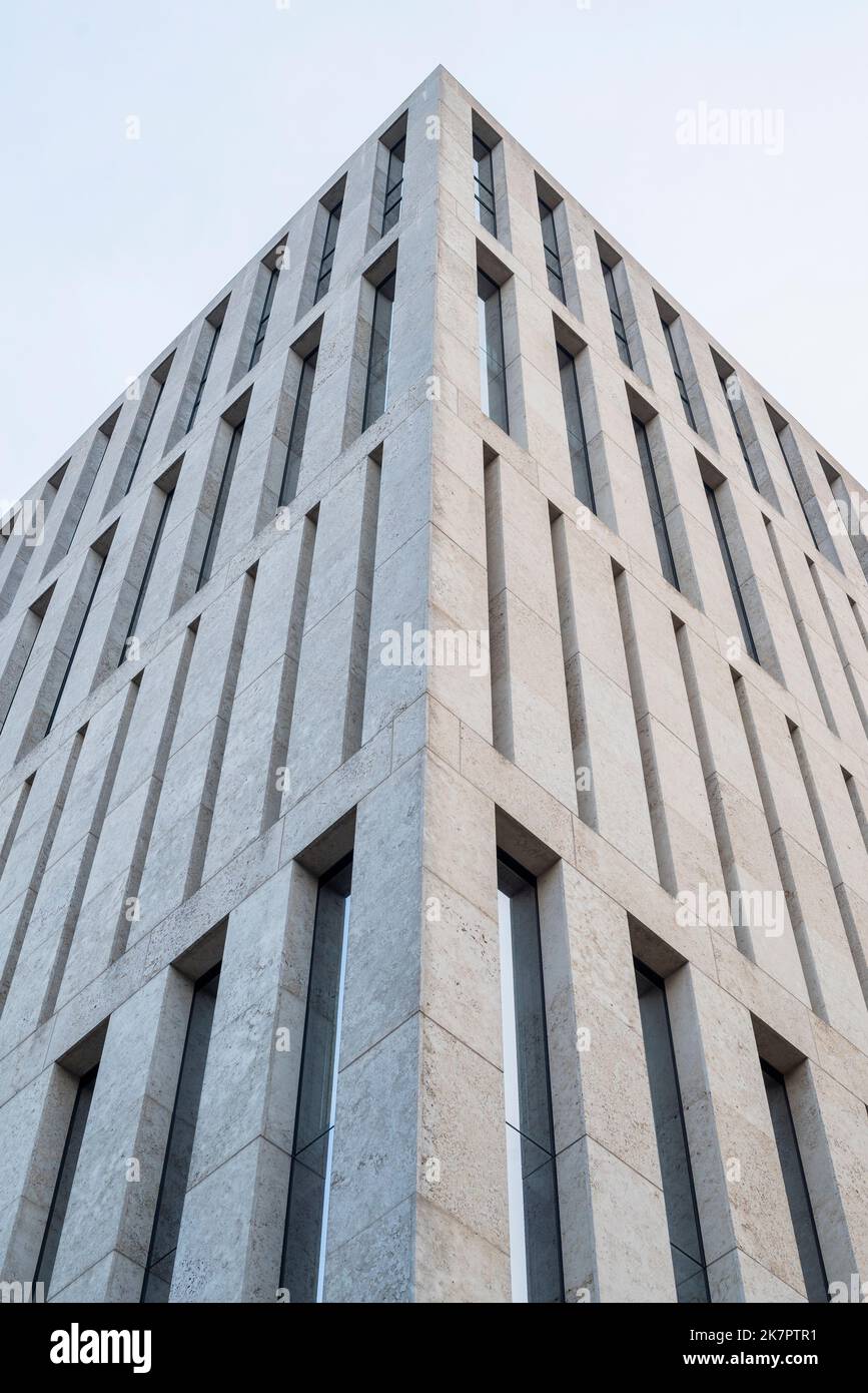 symmetrical view of building modern facade Stock Photo - Alamy