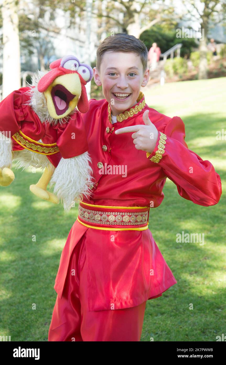 October 18, 2022: Jamie Leahey and Chuck, All star cast in sumptuous ...