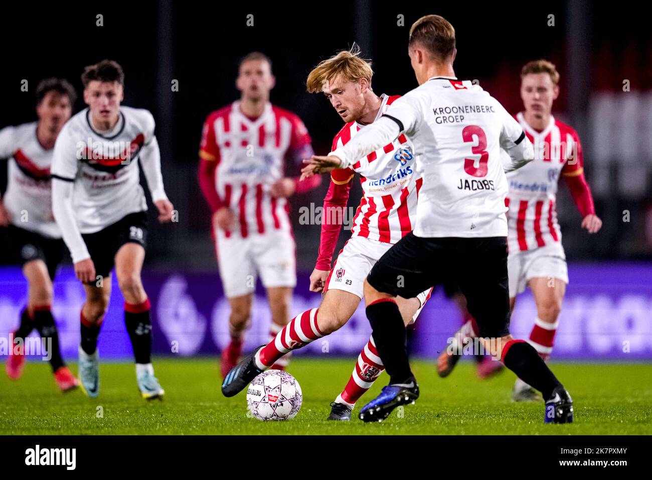 ALMERE, NETHERLANDS - OCTOBER 18: Thomas Beekman of TOP Oss, Joey ...