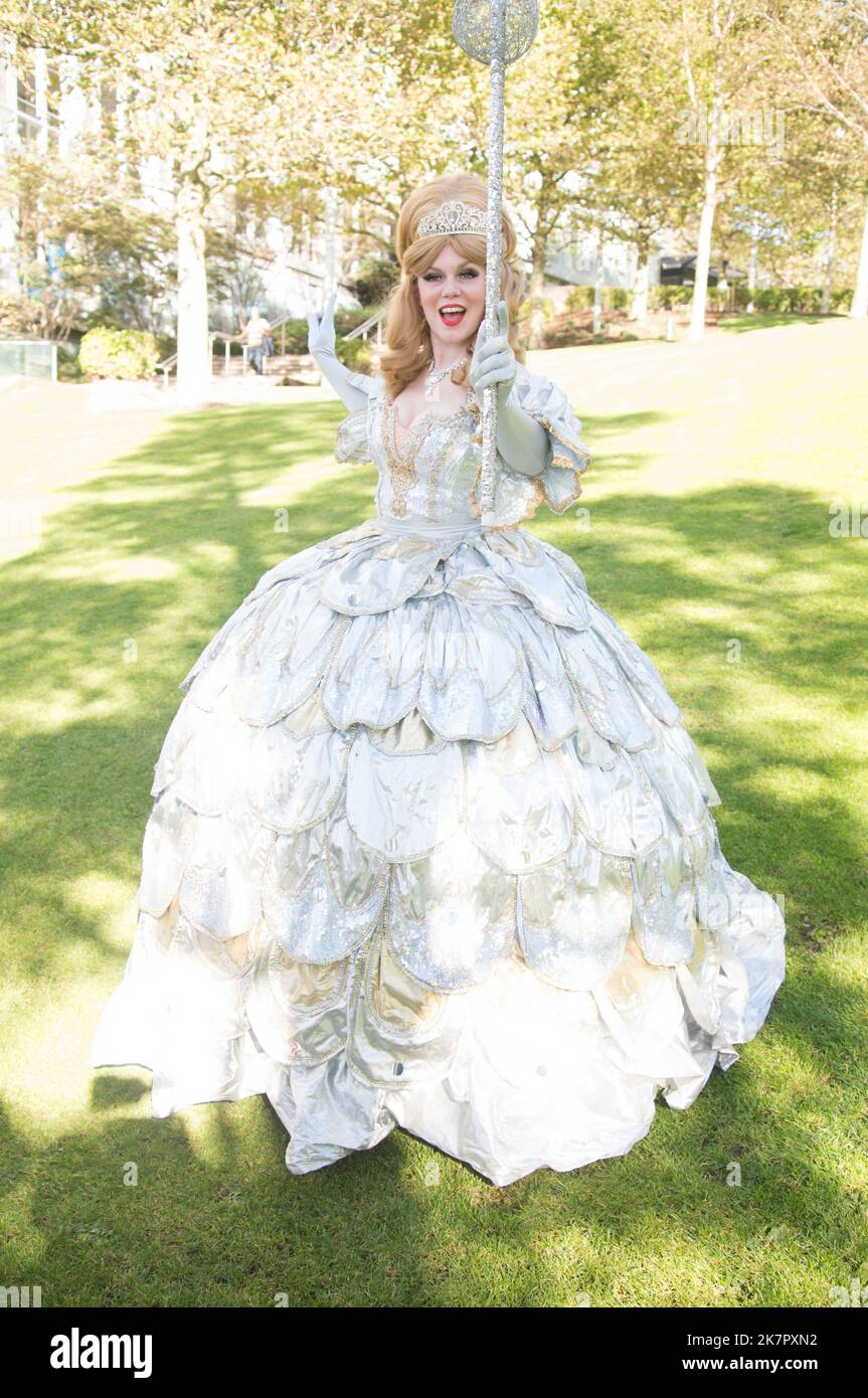 October 18, 2022: Rachel Wood, All star cast in sumptuous costumes at ...