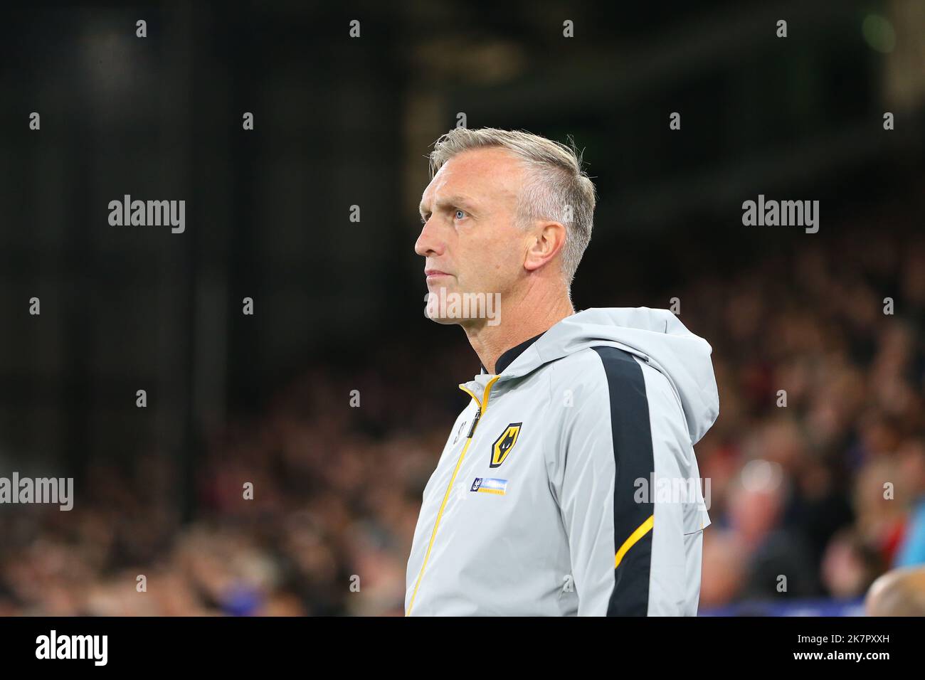 Steve davis wolves hi-res stock photography and images - Alamy