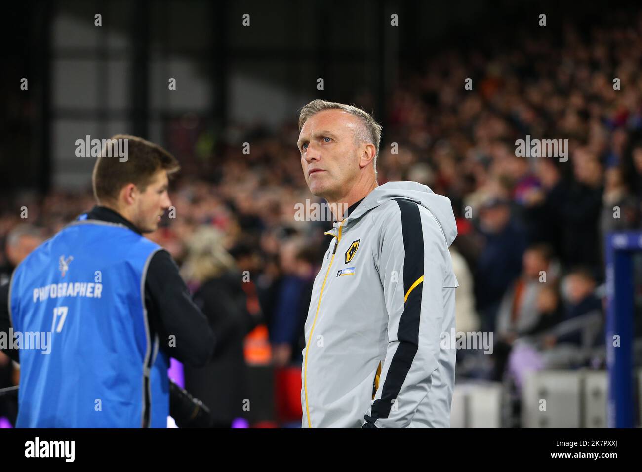 Steve davis wolves hi-res stock photography and images - Alamy