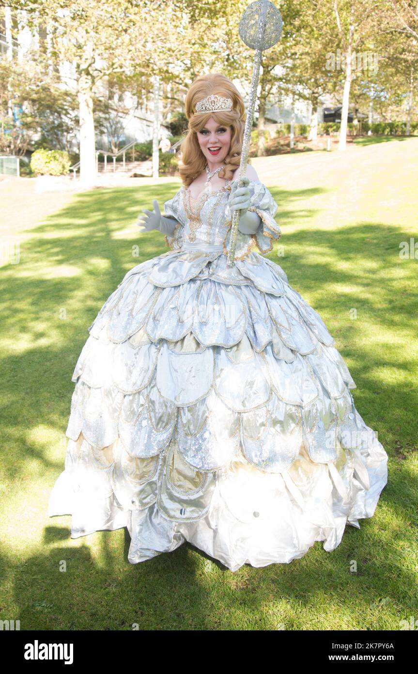 October 18, 2022: Rachel Wood, All star cast in sumptuous costumes at ...