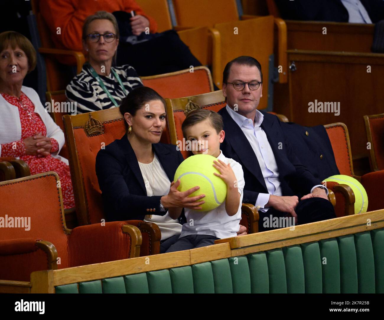 Prince Oscar, Crown Princess Victoria, Prince Daniel in the audience ...