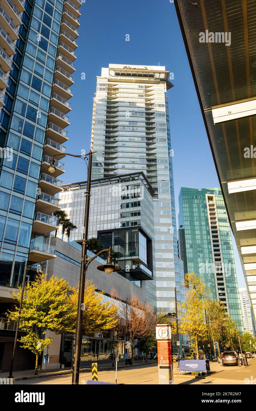 Vancouver building hi-res stock photography and images - Alamy