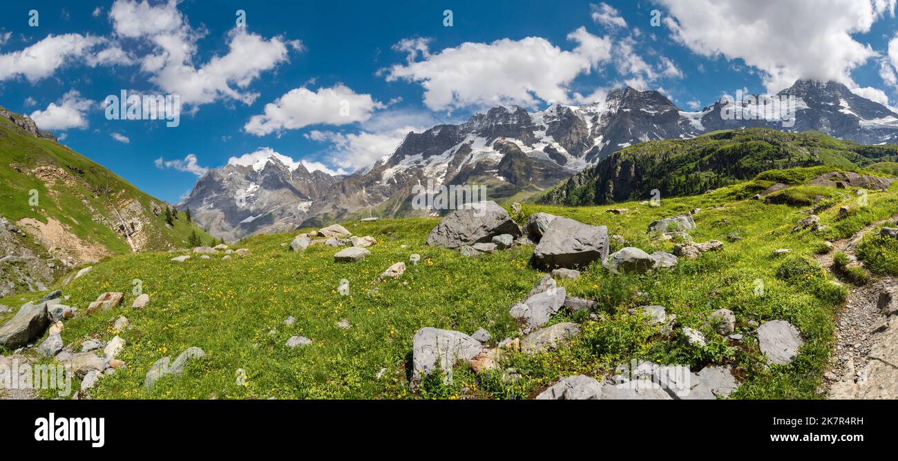 The Hinteres Lauterbrunnen walley with the Jungfrau, Mittaghorn and ...