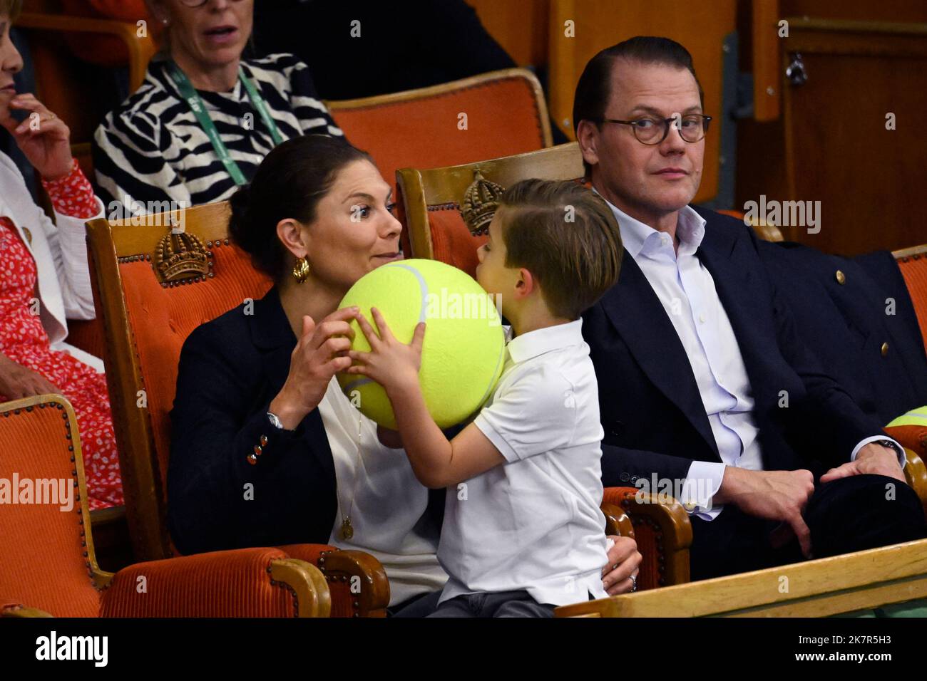 Prince Oscar, Crown Princess Victoria, Prince Daniel in the audience ...